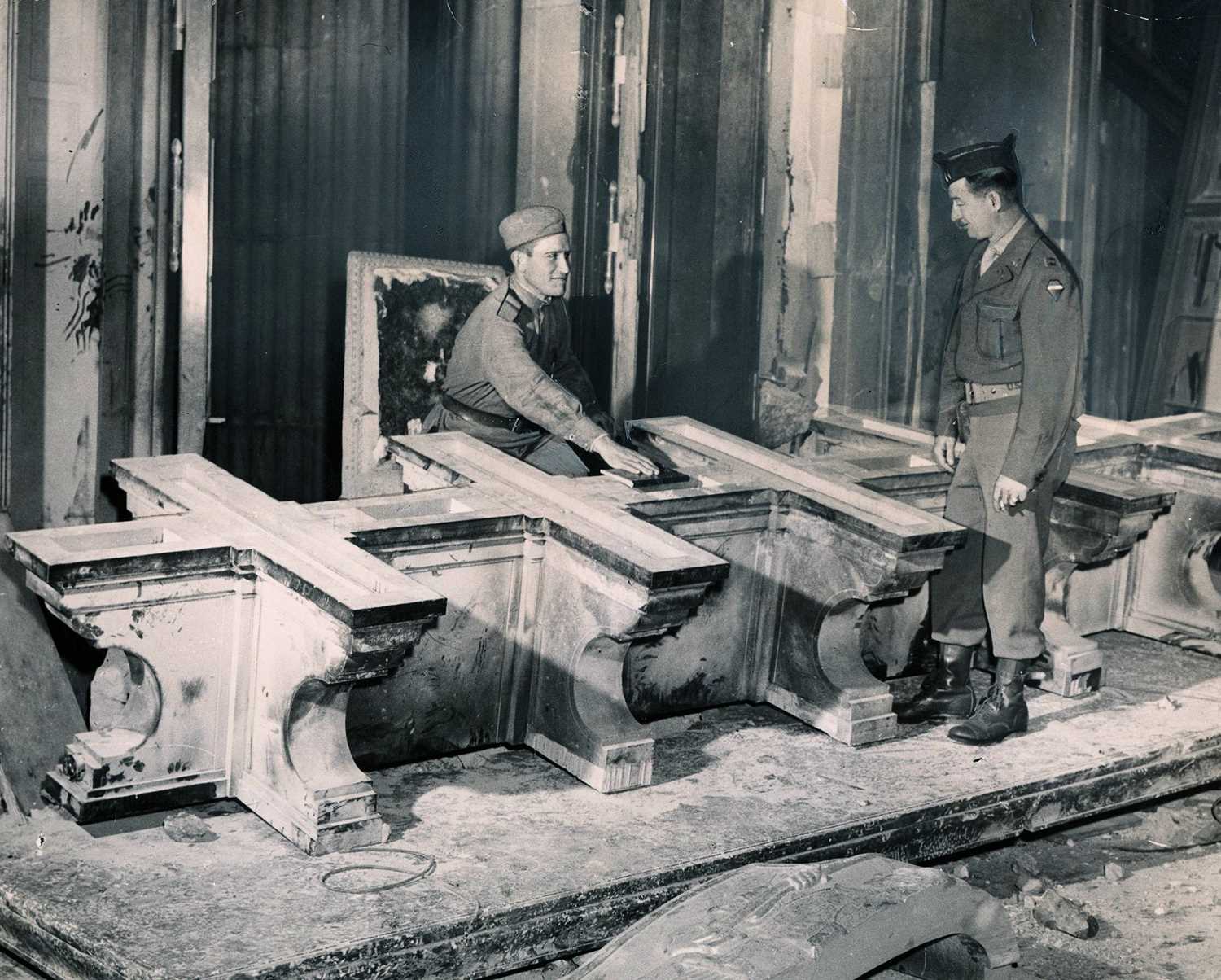 Lot 609 - [HITLER ADOLF]: (1889-1945)