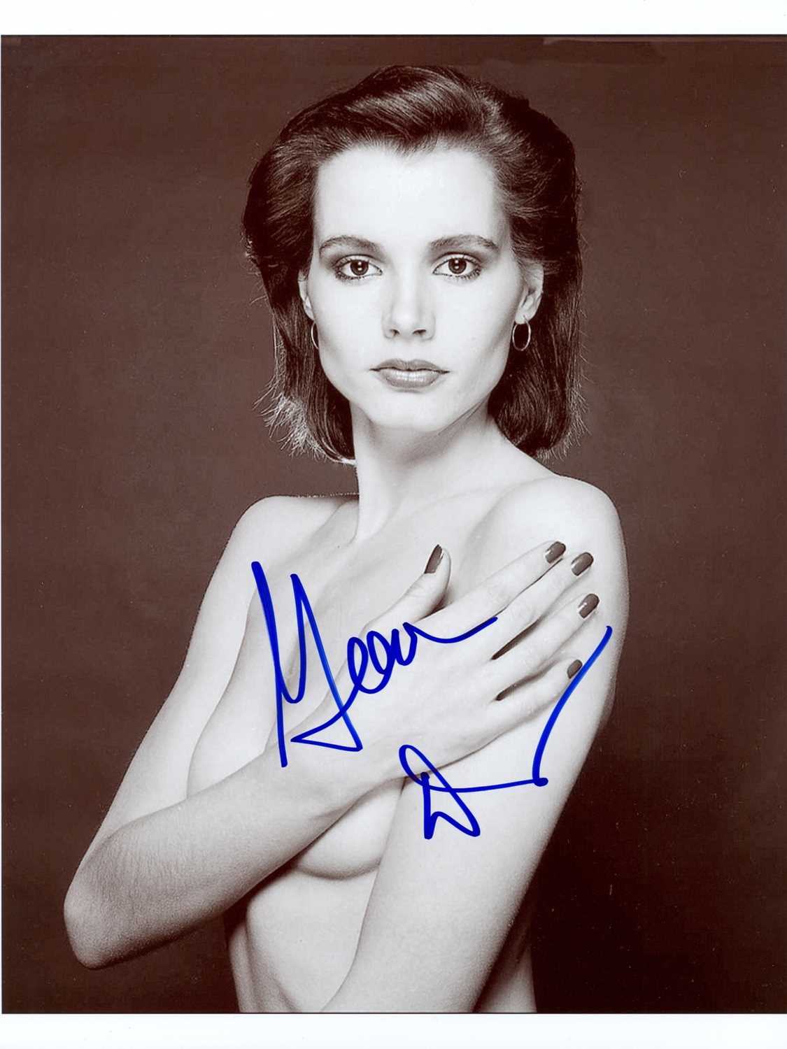 Lot 222 - DAVIS GEENA: (1956- )